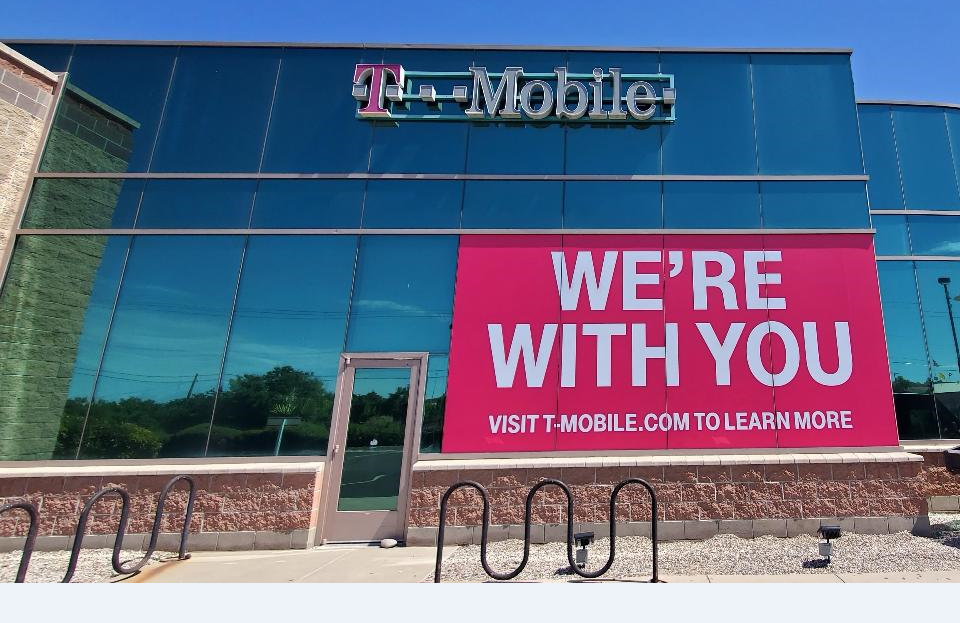 Best Vinyl Signs Albuquerque, NM | Graphics, Banners, & More Near Me